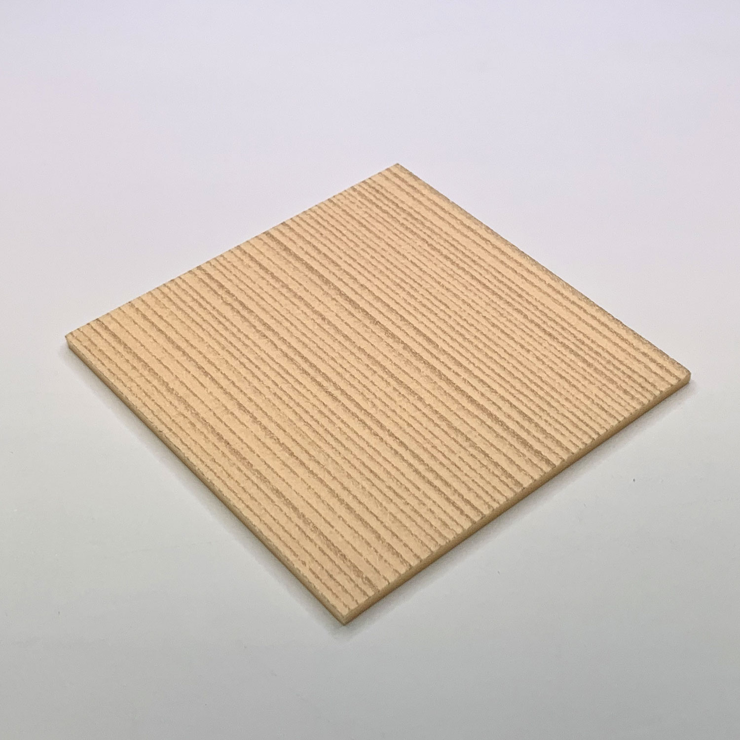 高級感漂うワン折重シリーズ。重ねることが可能で二段重にも最適です。※こちらの商品は蓋のみです。別売りの底、縁(フチ)の3点でご使用ください。サイズ：125×125×3.8mm材質：PSP重量：4.3g商品コード00507569メーカー名アク...