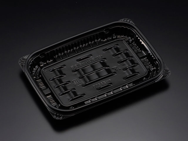 ラベルが貼りやすく、液漏れしにくいお惣菜容器。ボリューム感をキープしながら容量削減。本体のみ、蓋は別売りです。サイズ：180×128×21mm材質：バイオマスプラ重量：9.4g容量：300ml商品コード00316280メーカー名リスパックサ...