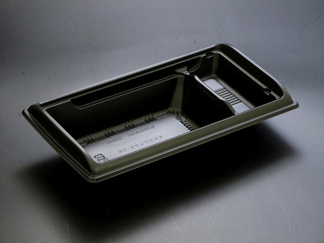 ハカマ形状で宝箱のような高質感！食材の立体感がよく見える構造で、おいしさとボリュームを伝えます。仕切り付き定番サイズ。レンジアップ可能。ごはん約200g。本体のみ、蓋は別売りです。サイズ：220×125×47mm材質：バイオマスプラ容量：2...