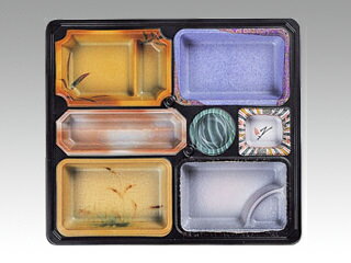 高級仕出弁当容器。蓋は別売りとなりますので、ご注意下さい。サイズ：320×360×35mm／材質：PS／重量：66g商品コード00179581メーカー名福助工業重量66.00g電子レンジ不可種別本体のみ対応蓋（別売）YN-570F 萩 共蓋...