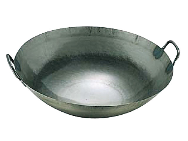 山田鉄打出中華鍋シリーズ通常取っ手1つ1つ数千回叩いてできる打出し中華鍋。表面の細かい凹凸が油の乗りを良くして焦げ付きにくい。プロの一品！サイズ：φ390×110mm、[厚さ]1.0mm材質：鉄商品コード00260917メーカー名山田工業所...