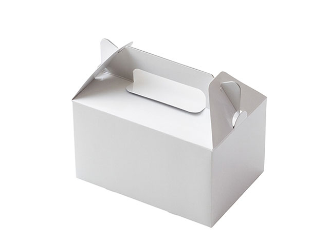 定番の手提ケーキです。ケーキやプリン、フルーツゼリー、クリームなどでデコレーションされて高さのあるカップ系のスイーツ、お惣菜も入ります。デザインのない白地だからラッピングペーパーやシールなどオリジナルのデザインにも！サイズ：152×100×...