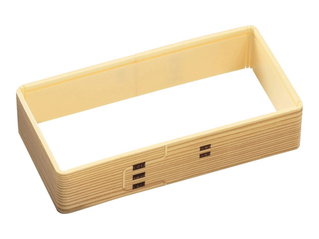 バックヤードでの在庫スペース改善できる組み立て式折箱容器。※蓋・内装は別売り。サイズ：207×110×44mm／材質：PSP／重量：6g商品コード00306316メーカー名エフピコ重量6.00g電子レンジ不可種別本体のみ対応蓋（別売）T-W...