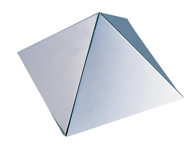 ピラミッド型です。お菓子、ケーキ、ムース等を詰める型として便利です。サイズ：90×90×60mm材質：18-8ステンレス商品コード00317210メーカー名YUKIWA関連商品(バラ)UK ボンブ型ピラミッド160cc 1点・注意事項：モニ...