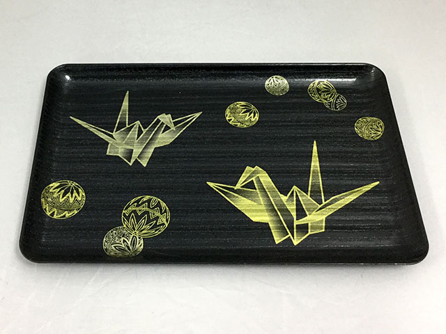 お寿司や鰻にオススメの容器。※蓋別売り。重量：51／材質：PS商品コード00635113メーカー名ニシキ重量51.00g電子レンジ不可種別本体のみ対応蓋（別売）かずさ(特小)フタ ニシキ関連商品(ケース)かずさ(特小)なごみ 240点・注意...