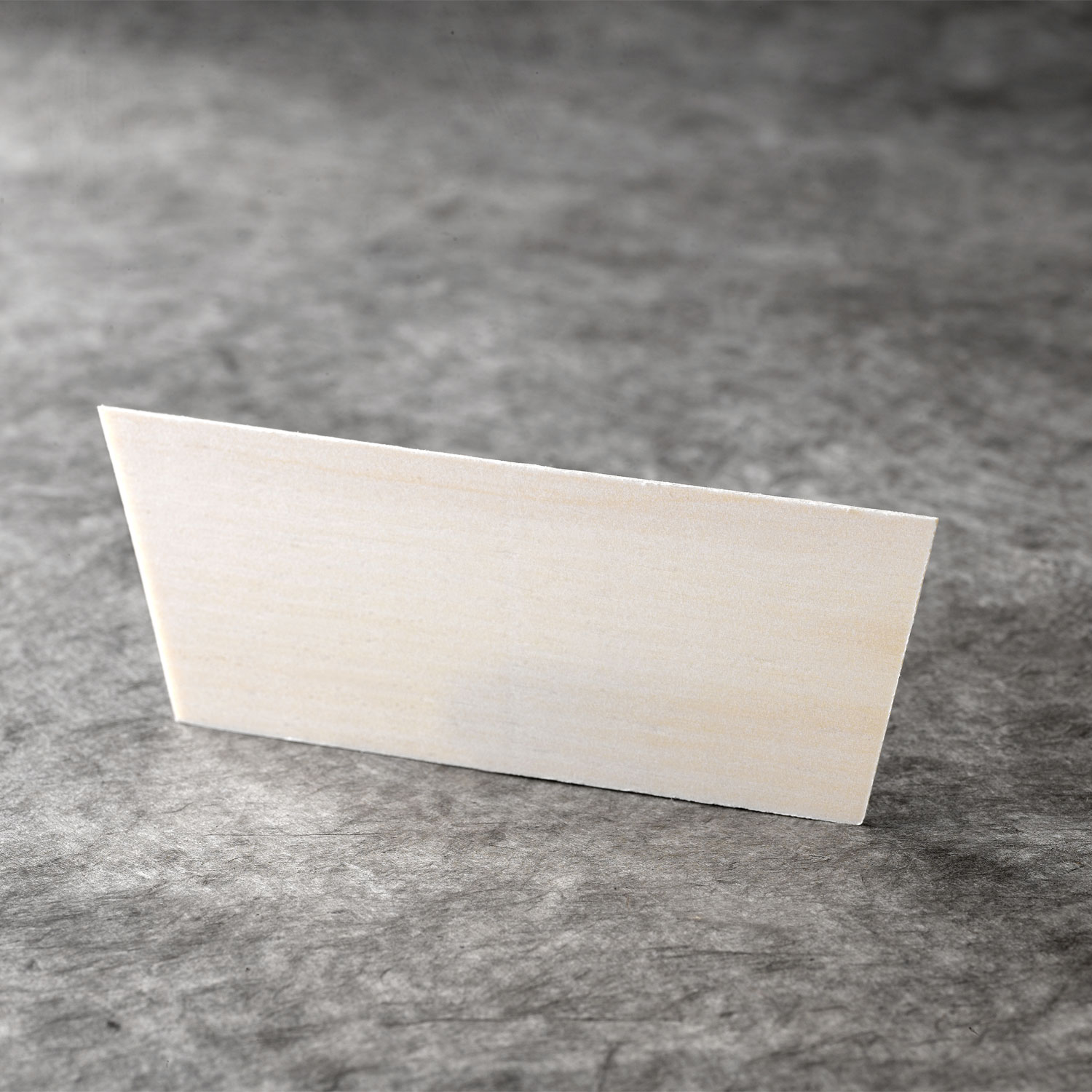 やわらかな白さが特徴的な「ポプラの箱」シリーズ。直接食材を入れることが可能なので、テイクアウトのお弁当容器に使用したり、和菓子や洋菓子に使ったり、と使い方はいろいろ！容器は和風にも洋風にも合います。地球環境に配慮した容器なので、今後ますます...