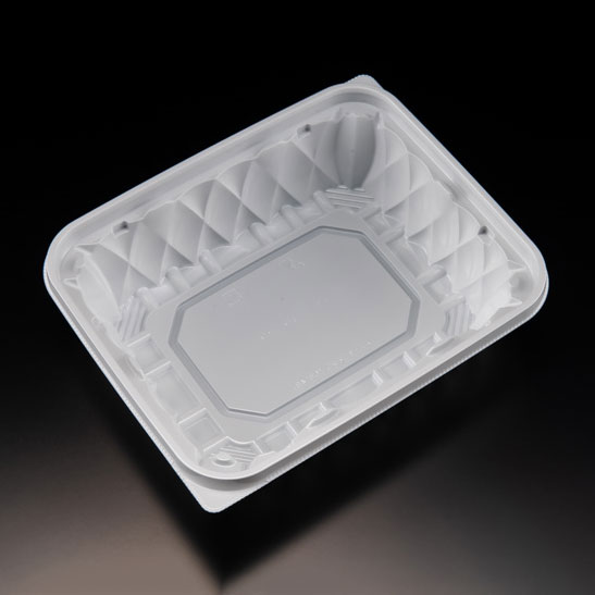 おかずサラダ革命！カチッと嵌まる篏合蓋で、嵌まったことが分かりやすい。弱い力でも嵌めやすく外れにくい。具だくさんサラダを高質に魅せる白。※蓋・中皿は別売り。サイズ：195×160×48mm材質：バイオマスプラ重量：15g商品コード00694...