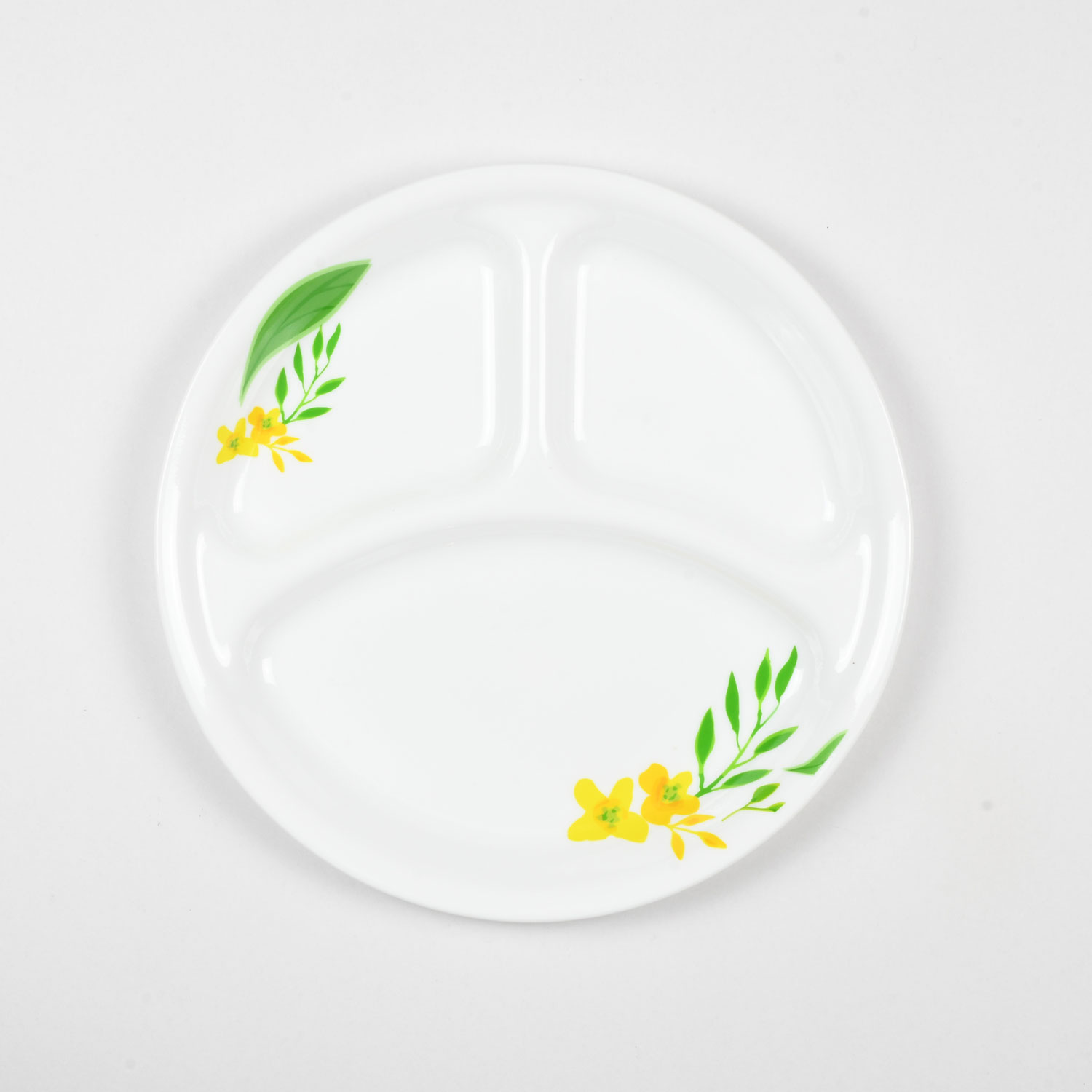 爽やかなグリーンが、普段のお料理を引き立たせます。※コレールは独自の3層構造により、薄さ軽さと共に高い衝撃性を持っています。また、表面に穴がない無孔ガラスなので汚れが残らず、簡単にお手入れすることができます。食器洗い・乾燥機可、電子レンジ・...