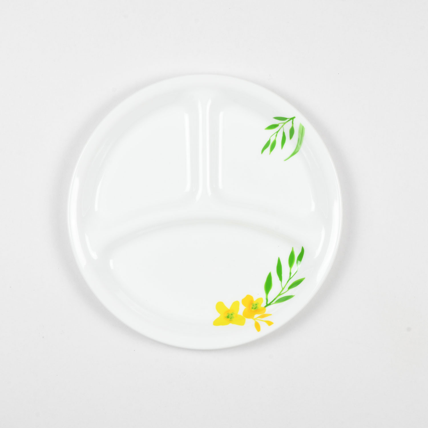 爽やかなグリーンが、普段のお料理を引き立たせます。※コレールは独自の3層構造により、薄さ軽さと共に高い衝撃性を持っています。また、表面に穴がない無孔ガラスなので汚れが残らず、簡単にお手入れすることができます。食器洗い・乾燥機可、電子レンジ・...