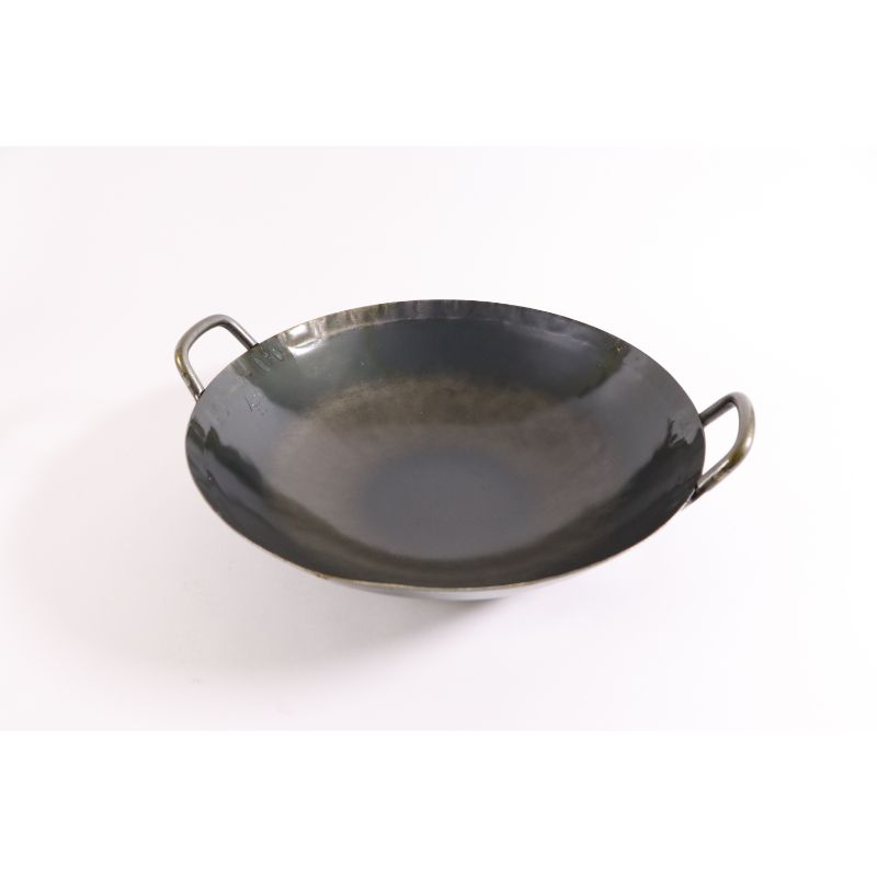 山田鉄打出中華鍋シリーズ。サイズ：φ300×80mm材質：鉄商品コード00253482メーカー名山田工業所サイズφ300×80mm材質鉄関連商品(バラ)鉄打出中華鍋 1.2mm(取手溶接)30cm 1点・注意事項：モニターの発色によって色が...