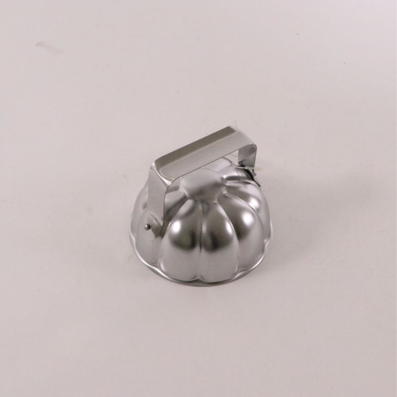ご飯を立体的に盛り付けられます。[品番]058008。サイズ：105×105×H45mm、[出来上がり寸法]φ101×52mm材質：18-0ステンレス商品コード00494967メーカー名霜鳥製作所サイズ105×105×H45mm、[出来上が...