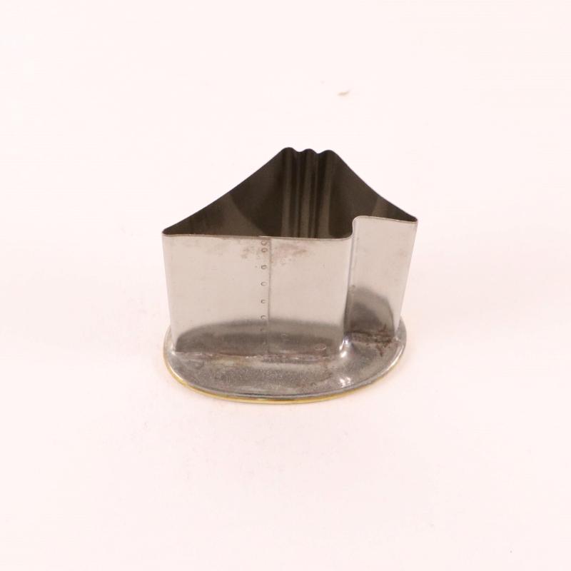 力を入れても手が痛くなりません。代々培われた匠の技。食材に+αの価格を与える「かながた」です。渕：真鍮巻き。サイズ：中、高さ約H58mm材質：18-8ステンレス品番：074042商品コード00255563メーカー名たかもりサイズ中、高さ約H...