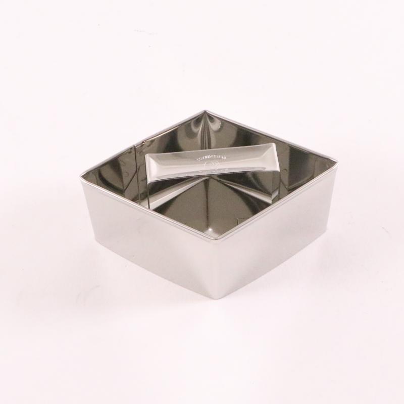 おめでたい席に欠かせない物相型。ご家庭で手軽に寿司パーティーを。サイズ：105×75mm材質：18-8ステンレス品番：058034商品コード00494993メーカー名カンダサイズ105×75mm材質18-8ステンレス関連商品(ケース)18-...