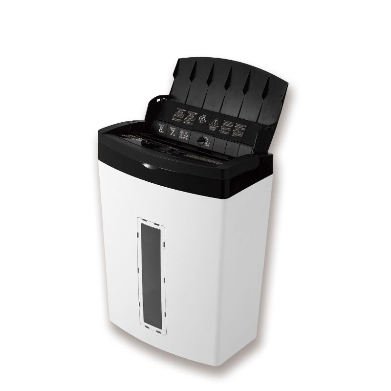 置くだけ自動細断の、コンパクトなオートフィードシュレッダーです。自動細断は最大セット枚数60枚。手差しでの細断も可能で、最大細断枚数は8枚となります。大容量のダストボックス20L、A4コピー用紙約334枚分を溜めることができます。ゴミを捨て...
