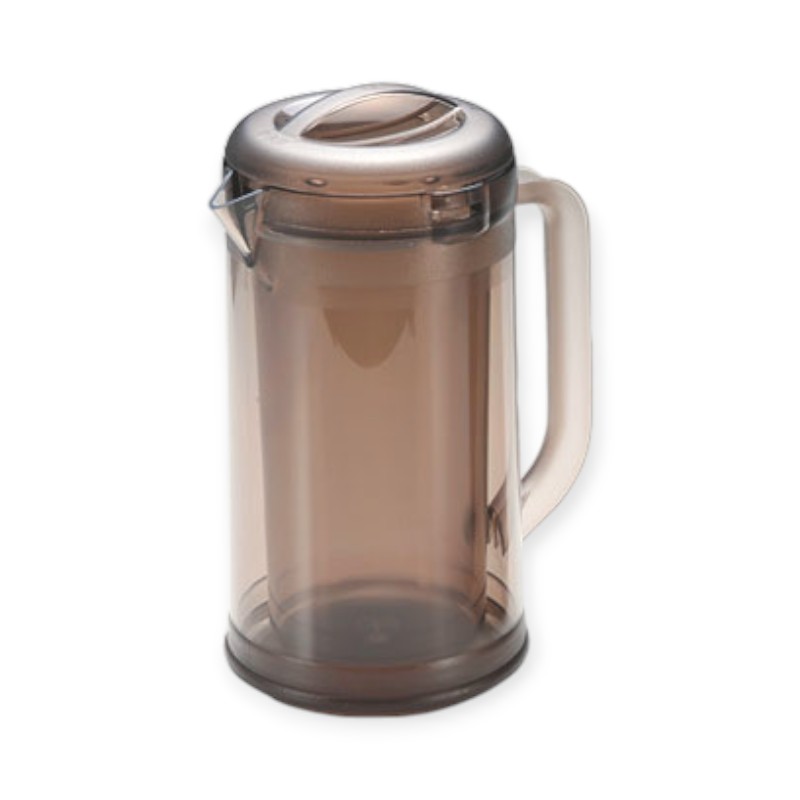 冷たい水を入れても結露しにくい二重構造。種類、残量を確認し易いクリアタイプ。中身がみえるので、視覚的に涼しさを演出。燕三条製。材質：ポリカーボネイト容量：1700cc品番：167020商品コード00511146材質ポリカーボネイト容量170...