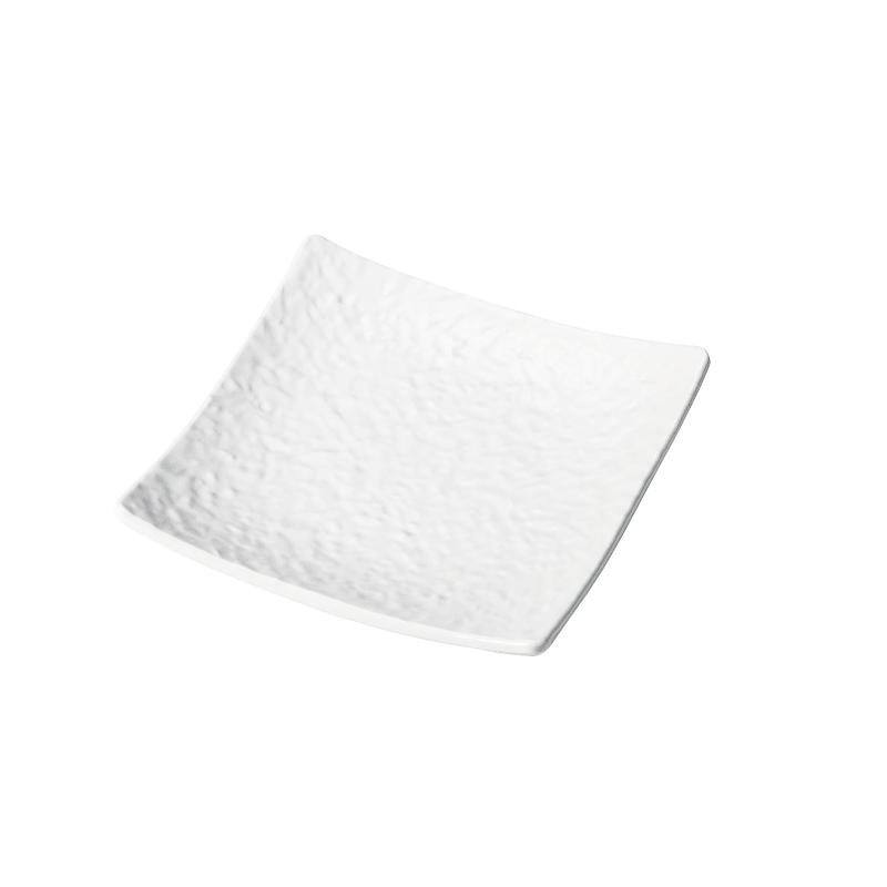 製品の主成分(51％以上)が卵の殻から出来ており、環境に配慮したバイオマス食器。質感と重量感は陶器に近く、レンジ、食洗機対応です。サイズ：200×200×35mm材質：炭酸カルシウム、メラミン樹脂原産国／製造国：日本商品コード0077678...