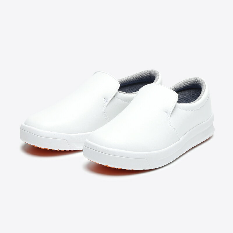 つま先がゆったりしたワイド仕様の軽量キッチンシューズ。ソールには丸五で最も滑りにくい「ULTRA SOLE」を搭載。ミッドソールの素材にはクッション性の高いEVAを使用。厨房で必要な機能性だけでなく履き心地を兼ね備えた、快適さを追求した1足...