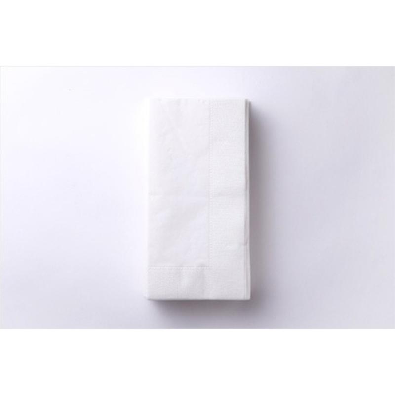2枚重ねひざかけペーパーナプキンです。レストランなどでひざかけナプキンとしてご利用いただけます。2プライですが少し薄いタイプですのでコストダウンも見込まれます。サイズ：450×450mm材質：パルプ重量：6.07g原産国／製造国：日本商品コ...