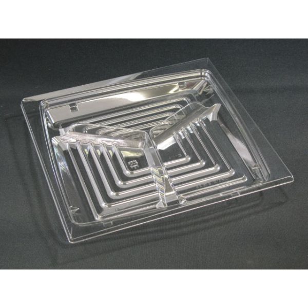 繊細なスタイルと高機能を両立したディッシュタイプ！仕切りが中身移りを軽減し、底にある溝が内容物のズレを軽減し、中央に向かって4mm上げることでボリューム感をアップさせます。本体のみ、蓋は別売りです。[容量]約480ml。サイズ：208×20...