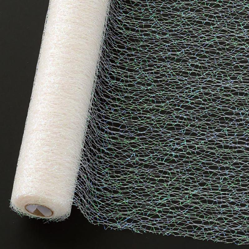 繊細で上品なオーロラカラーでレースのラッピングロールです。色合わせ次第でドレスアップが楽しくなる！単体で包んだり、PEや紙など異素材のロールとあわせたり、ポイントにあしらったり、多彩に活躍する「カンタン・キレイ・ベンリ」なラッピングロールで...