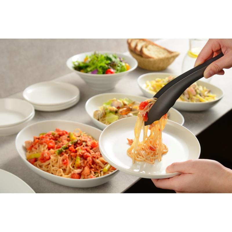 麺がからみにくく、最後の1本までつかみやすい。食器洗い乾燥機使用不可。サイズ：250×40mm材質：ステンレス鋼(クロム18％)(ふっ素樹脂塗膜加工)重量：130g原産国／製造国：日本メーカー品番：144200商品コード00846908メー...