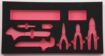●黒・赤2層なので、使用中の工具が一目でわかります。●立体成型なので、工具がしっかりと収納できます。工具類の整理・整頓●適合機種:EKR-1003、1004●間口x奥行x高さ(mm):600x325x30●ポリエチレン　