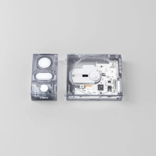 新感覚音楽体験 目で見て楽しむ、新しい音楽体験。ただのCDプレーヤーじゃない! 磁石で「くっつく」「離れる」モジュール式の最新ガジェットが登場。3-in-1の魔法のデザインで、1台で3通りの使い方ができる! 多機能デザイン ・Desktop...