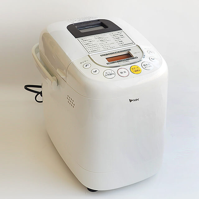 本格的な手作りパンはもちろん、27種類の多彩なメニューでいろいろ楽しめる1斤サイズのホームベーカリーです。0.5斤のハーフサイズも作ることができます。 ※こちらの商品は、イーストやレーズン・ナッツ等の自動投入機能は搭載しておりません。 ●ね...