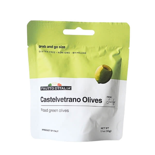 太陽の光をたっぷり浴びたシチリア西部のグリーンオリーブ、カステルヴェトラーノはジューシーな果肉と歯ごたえがありテーブルオリーブに最適です。 そのままおつまみに、お料理にもお使いいただけます。 フレッシュなおいしさはシチリアの海と風と太陽を思...