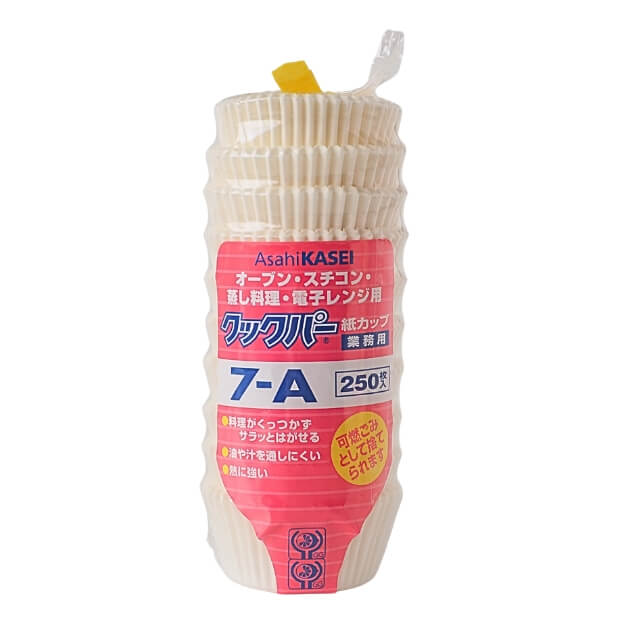 クックパーで出来た紙カップ（ベーキングカップ）です。 クックパーならではの剥離性で、油やバターを使わなくても料理がくっつかず、サラッとはがれるので、ヘルシーなノンオイルのお料理が作れます。 オーブンや蒸し料理、電子レンジなどでの使用が可能で...