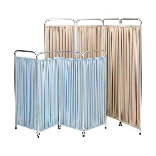 ●設置も移動も軽量で容易です。●色：ライトブルー●大型4枚組●幅*奥行*高さ(mm)：450*100*1450*4枚●材質：本体／アルミパイプ、生地／ポリエステル●防炎証明付き●連結使用可(連結部品別売)●事業者向け商品です。リニューアルに...