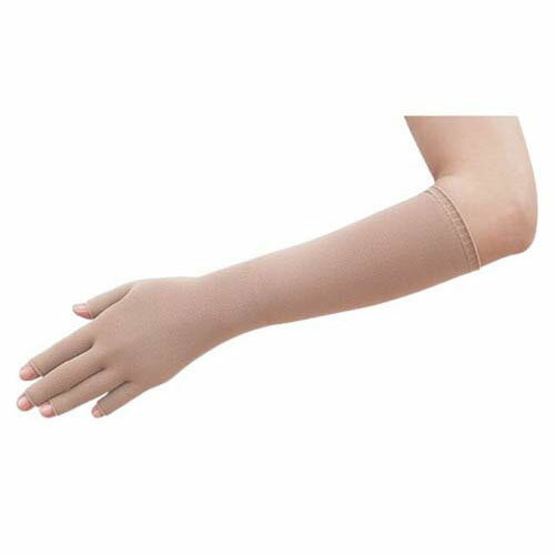 ●手指から前腕にかけて適度に圧迫することができる均一圧設計です。●手の指の間に圧がキチンとかかる編み構造を実現。●シームレス構造で縫い目がないため、くい込みなどのトラブルを軽減します。●サイズ：M●材質：ナイロン、ポリウレタン●手首直径：1...