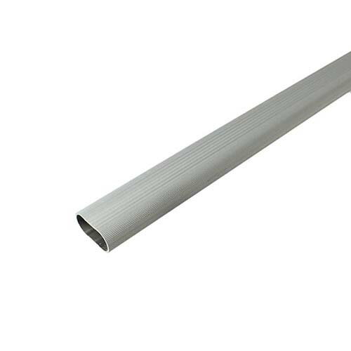 ●壁等にハンガーをかけるために設置できるパイプです。●コード番号：00113554●材質：アルミ●パイプ径：15*30mm●金属用ノコギリで切断できます。●色：シルバー●事業者向け商品です。リニューアルに伴い、パッケージ・内容等予告なく変更...