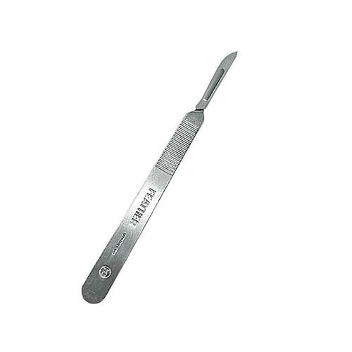 ●プロ仕様の替刃式超薄刃精密ナイフです。●精密ナイフキット●本体サイズ：全長125mm●刃厚さ：0.38mm●重量：本体／20g、替刃／1g●材質：ハンドル／SUS420J2、刃／特殊ステンレス●キット内容、ハンドル*1本、替刃(EF-06...