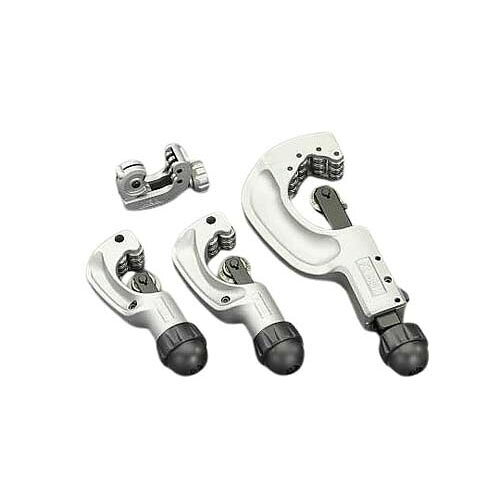●ヘッド部にベアリングを内蔵、軽い力で抜群の切れ味●適合管外径：5〜34mm●全長(mm)：150●重量(g)：350●事業者向け商品です。リニューアルに伴い、パッケージ・内容等予告なく変更する場合がございます。予めご了承ください。広告文責...