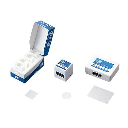 ●材質：無色透明、硼硅酸ガラス●アルカリ溶出量：0.2mg Na2O以下(JIS R3502試験方法)●平面性：0.010mm以下(JIS R3702試験方法)●屈折率：ne=1.5255+-0.0015●アッベ数：γe=56+-2●厚み(...