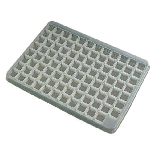 ●フタは付属しておりません。●材料のPS(ポリスチレン)は白色でコシがあります。●材質：PS(ポリスチレン)●サイズ：トレー外寸：縦252*横348*高さ21mm、形状(マス目の数)：10*10列、マス目底寸法：底縦19*底横30*高さ21...