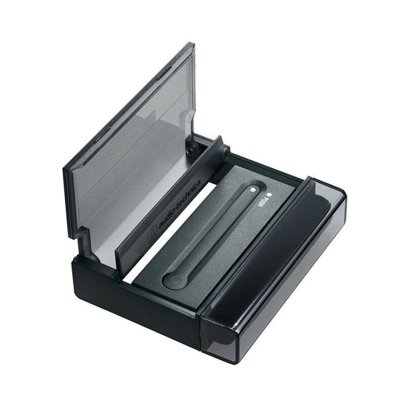 ■レコード盤のホコリや汚れをやさしく取り除くレコードクリーナーです ■再生前に使用することで、ノイズの原因となる微細なゴミの付着を防ぎ、安定した音質を保ちます ■レコード盤を傷つけにくい設計で、日常的なメンテナンスに最適です ■外形寸法：9...