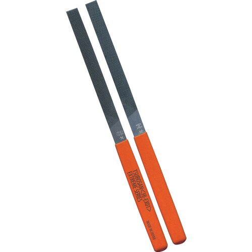 ●表と裏で目の粗さが違うので、表で荒削り、裏返して仕上げと、作業性が向上します。●一般的なヤスリで、焼入前の金属なら何でも削れます。●5本組ヤスリのサイズで、最も一般的で、手になじむサイズです。●鉄をはじめ、あらゆる金属の加工に。リニューア...