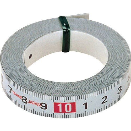 ●粘着テープ付なので、任意の場所に貼り付けできます。●距離測定用スチールテープ。●全長(mm)：5000●幅(mm)：13●厚さ(mm)：0.3●目盛：1mmピッチ●数字：10mmピッチ●スチール●本製品には通電性があります。感電に注意して...