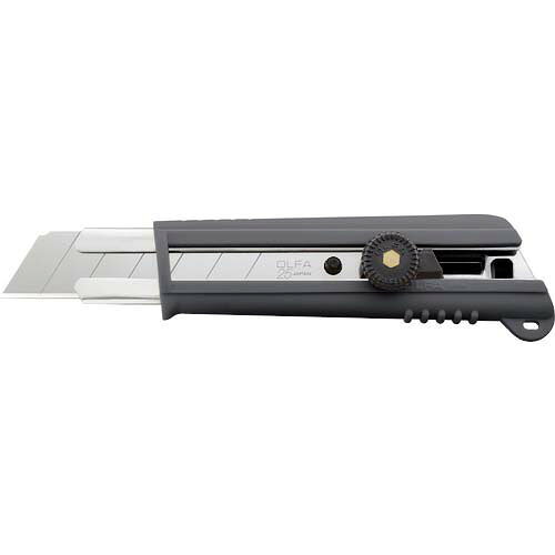 ●刃厚：0.7mm●標準装着刃：HBタイプ●強靭な刃厚0.7mmの特大H刃を装着した特大カッターです。●エラストマ樹脂製ホルダーで、ぬれた手でも滑りにくいです。●床板、石膏ボードなどの厚手の素材に。リニューアルに伴い、パッケージ・内容等予告...