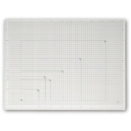●マット●方眼目盛り：5mm(表面のみ)●片面印刷●両面使用可●縦450*横600*厚2.0mm●裏面：無地●長時間の作業も快適な、彩度をおさえたダークトーンカラーです。●CDジャケット用カッティングガイド付です。リニューアルに伴い、パッケ...