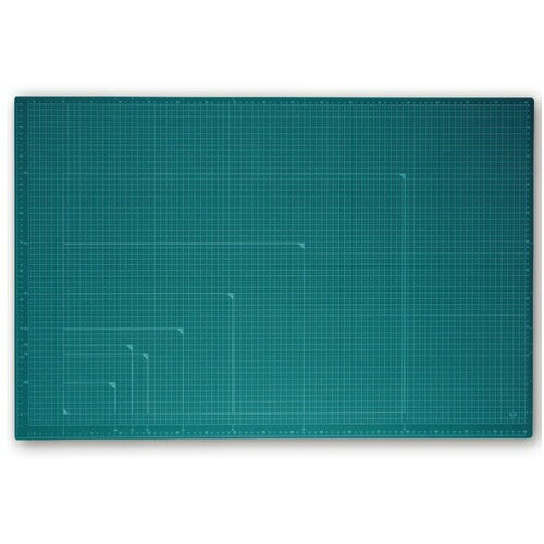 ●マット●方眼目盛り：5mm(表面のみ)●片面印刷●両面使用可●縦600*横900*厚2.5mm●裏面：無地●長時間の作業も快適な、彩度をおさえたダークトーンカラーです。●CDジャケット用カッティングガイド付です。リニューアルに伴い、パッケ...