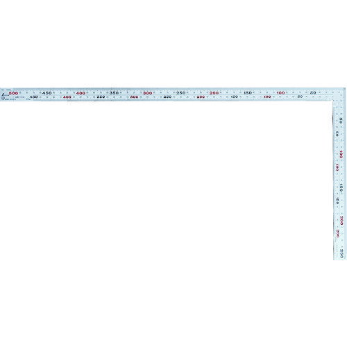 ●ケガキ作業、直角調べ、線引き。●JIS規格の曲尺です。●重厚でがっしりした厚手広巾タイプの曲尺です。●鉄工・土木工事に適しています。●8段目盛は両面8つの側面全てに目盛が入っています。●目盛：mm表示リニューアルに伴い、パッケージ・内容等...