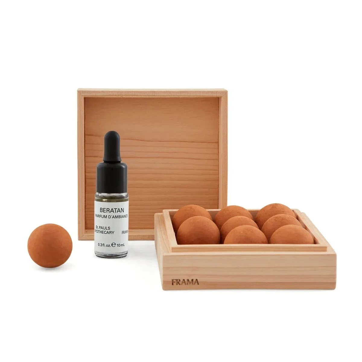 From Soil to Form | Beratan フラマ - フロムソイルトゥーフォーム - ベラタン 「From Soil to Form | CHARCOAL」は、韓国の土と木で作られたナチュラルなルームディフューザーです。オイル...