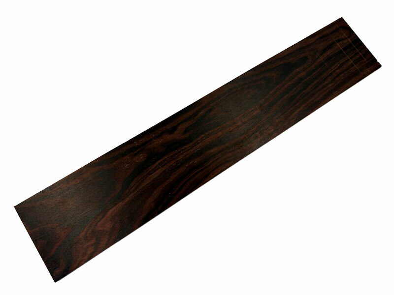 高級銘木として知られる黒檀の端材を、乾燥処理済みでご提供いたします。黒檀はその美しい黒褐色の木目と高い硬度、耐久性で知られ、工芸品やアクセサリー、DIYプロジェクトに最適な素材です。 商品の特徴： ・高品質な黒檀：選び抜かれた黒檀の端材を使...