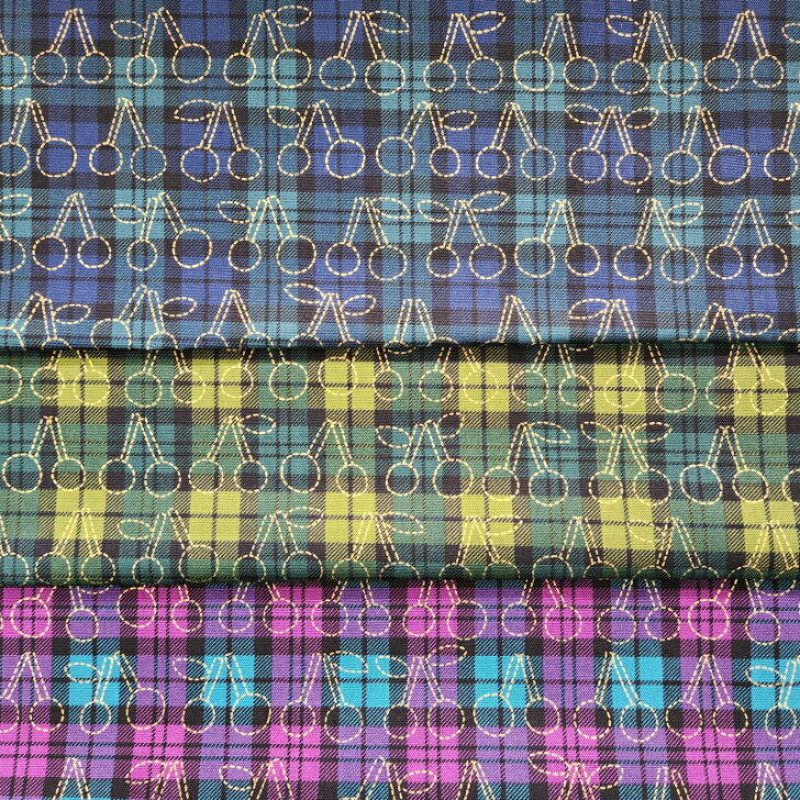 【1mカット生地】オックス生地☆チェックとチェリー柄☆～YK-16040～ タータンチェックにゴールドのチェリー柄秋冬向きの色合いです 10