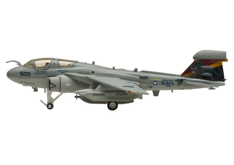 ホーガン 1/200 EA-6B プラウラー VAQ-136 ガントレッツ NF500 『CAG 2004』 完成品<b>対象性別 :</b>男の子