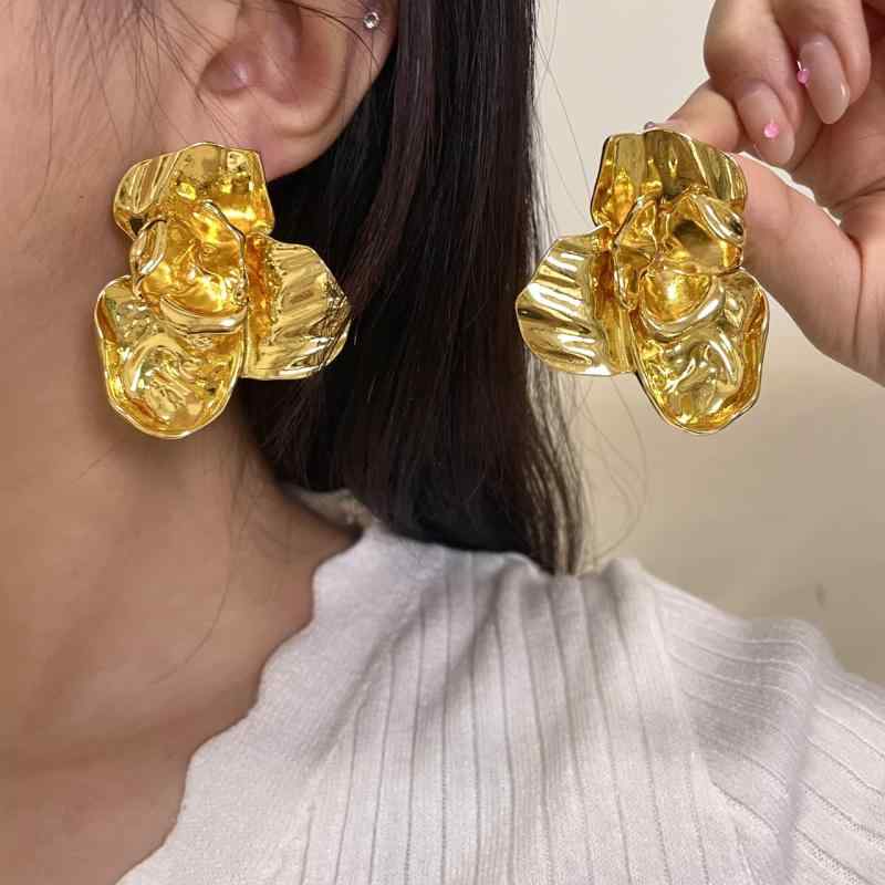 ・素材: 合金・デザイン: 花・処理プロセス: 電気メッキ・スタイル: ファッション通勤・カテゴリ: 耳飾り・対象: 女性・デザイン要素: 植物、花