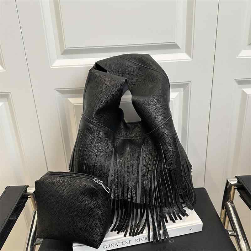 ・カラー展開: ブラック、ホワイト、カーキ、ブラウン・スタイル: 都市ミニマリズム・素材: PU・バッグの形状: トートバッグ・サイズ: 大・トレンド要素: フリンジ・裏地素材: ポリエステル・バッグの形状: 横型スクエア・開閉方法: マグ...